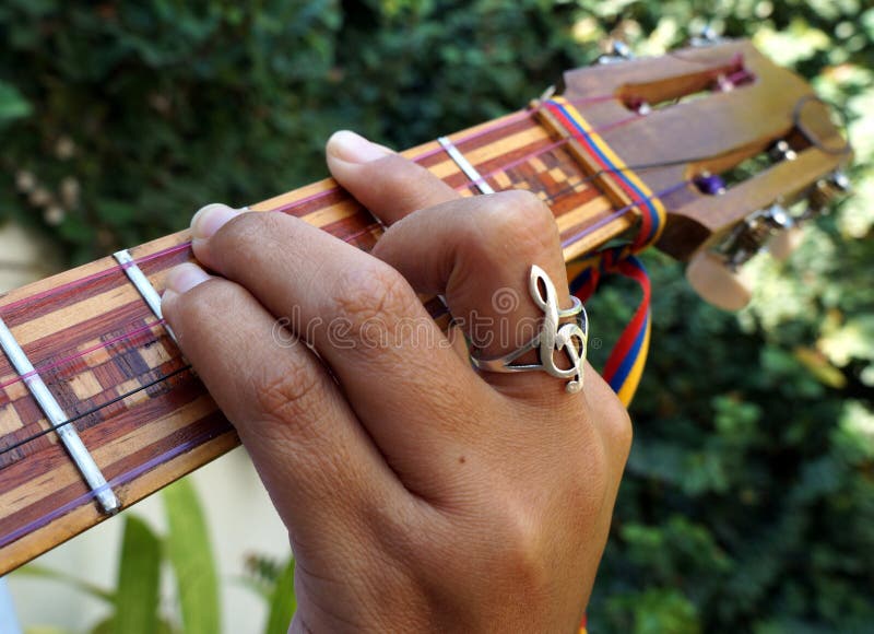 Instrumento Musical Venezolano Del EL Cuatro Imagen de archivo - Imagen ...