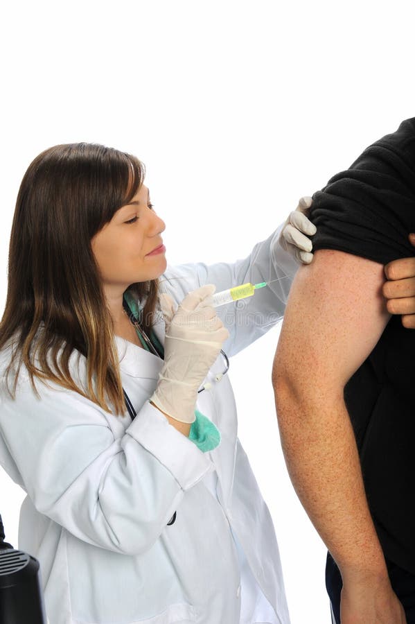 El doctor Giving Injection imagen de archivo. Imagen de salud - 18570933