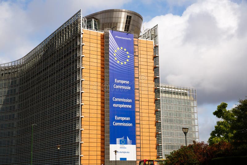 Edificio De La Comisión Europea En Bruselas Fotografía editorial ...
