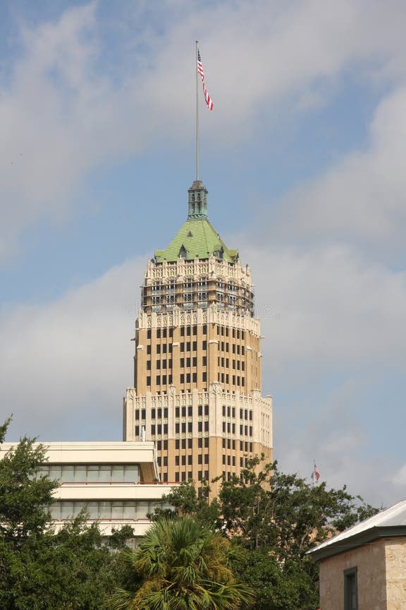 El Edificio De La Vida De La Torre Foto de archivo - Imagen de céntrico ...