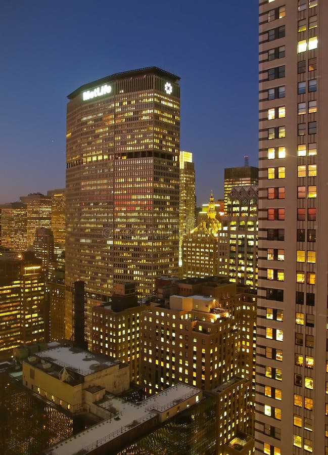 Edificio De Metlife Y Paisaje Urbano De Nueva York Foto de archivo ...