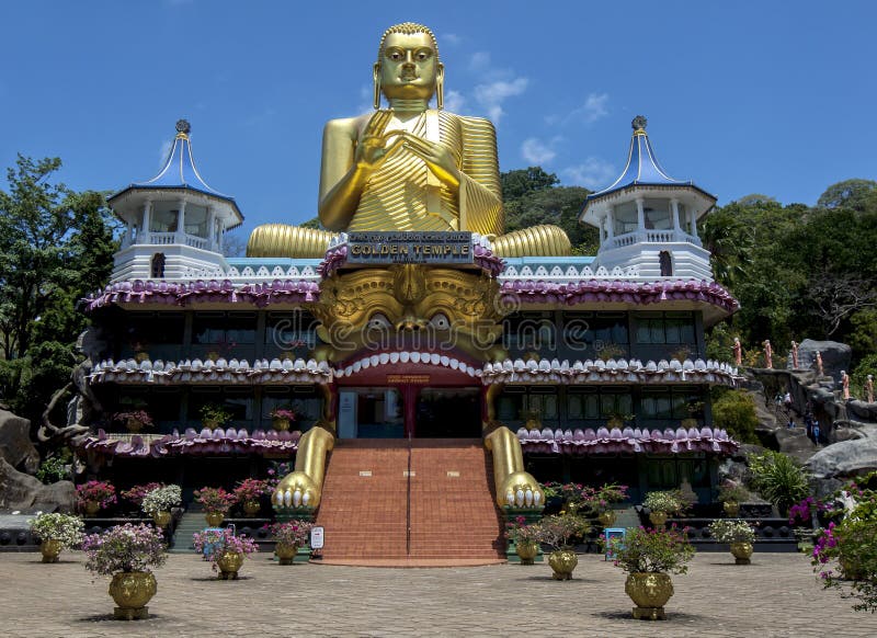El Edificio De Oro Del Templo En Dambulla En Sri Lanka Imagen de ...