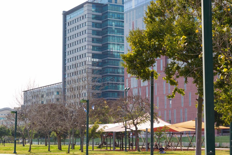 El Edificio Del Hospital Privado Assuta De Tel Aviv Imagen de archivo ...