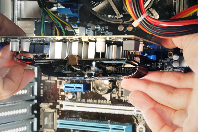 El Ensamblar De Computadora Personal Foto de archivo - Imagen de ...