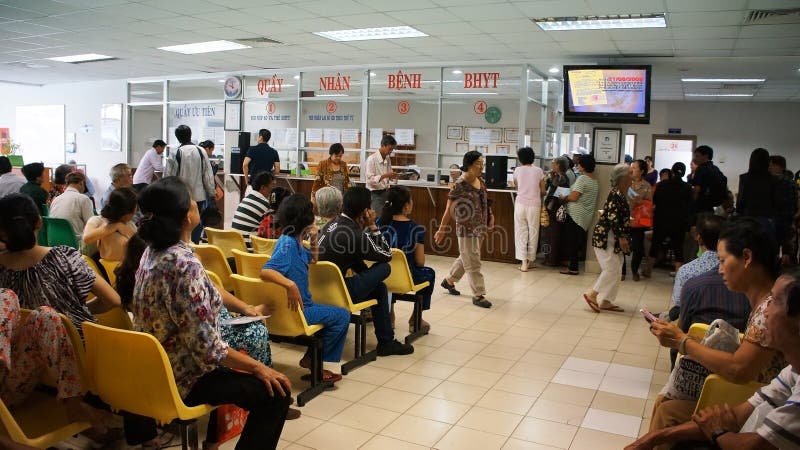 El Esperar Paciente Enfermo En El Hospital Imagen editorial - Imagen de ...