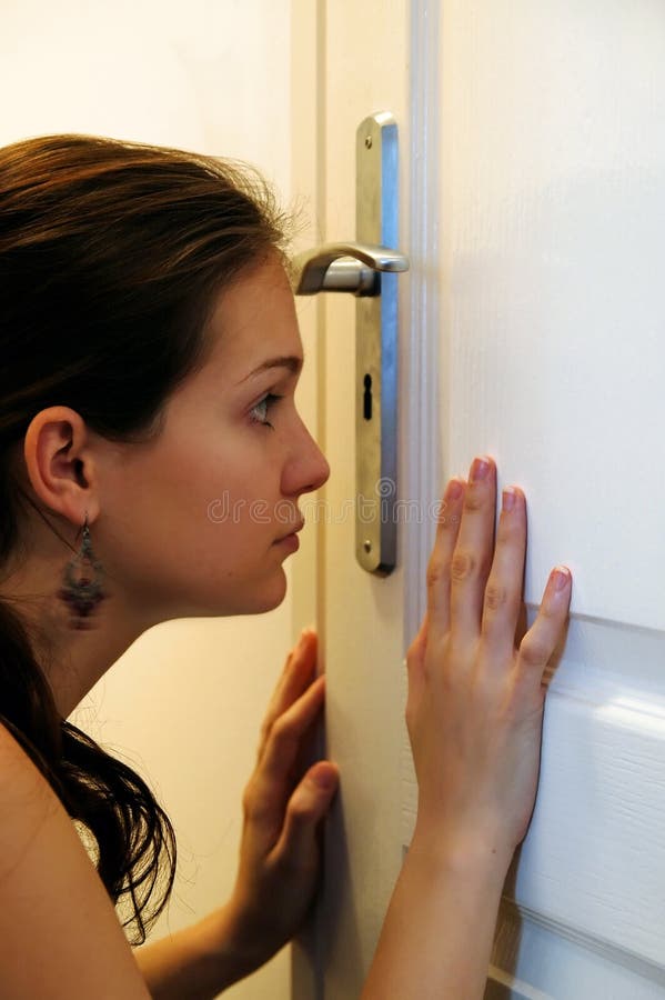 El estar al acecho foto de archivo. Imagen de mirando - 14461542