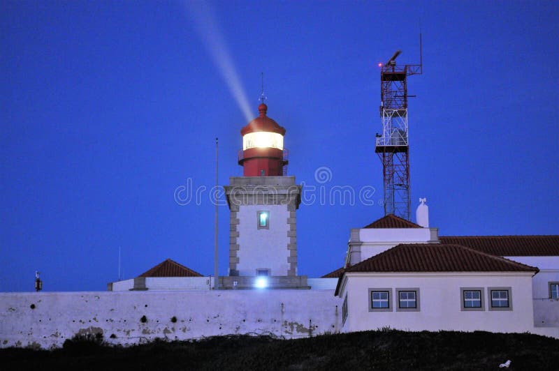El Faro Encendido - Cabo Roca Imagen de archivo - Imagen de continental ...