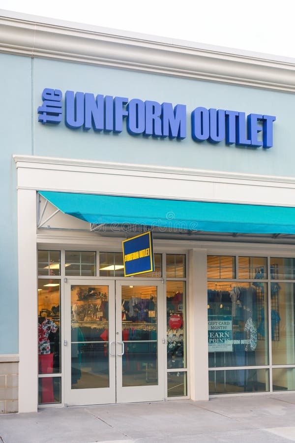 El Frente Uniforme De La Tienda Outlet Foto editorial - Imagen de ...