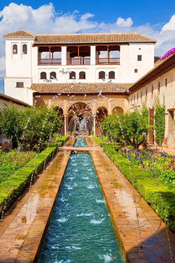 El Generalife De Alhambra De Granada, España Imagen de archivo - Imagen ...