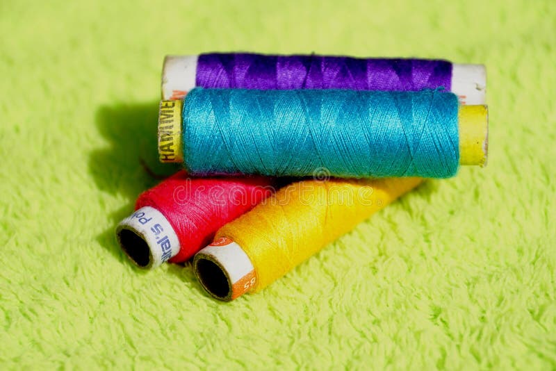 El hilo del color foto de archivo. Imagen de color, hilo - 101881128