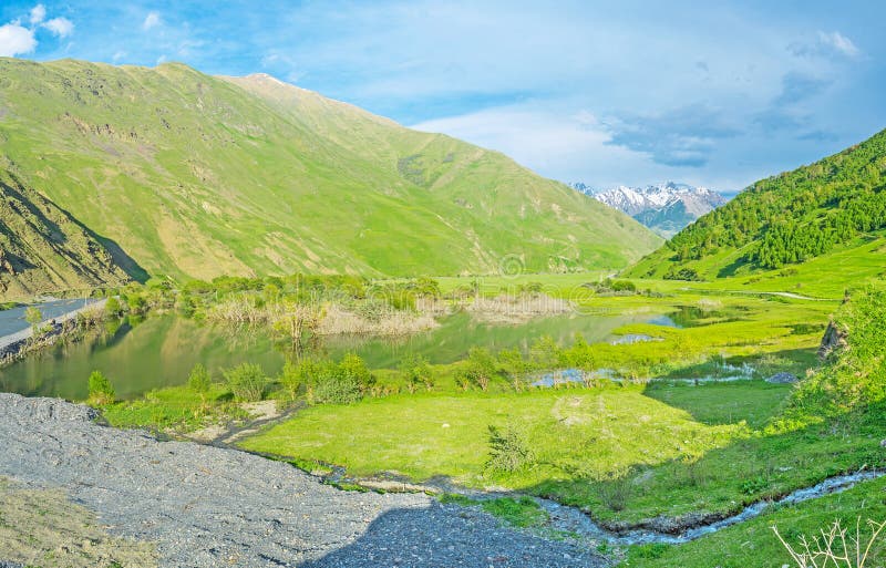 El valle seco foto de archivo. Imagen de paisaje, montaña - 71502434