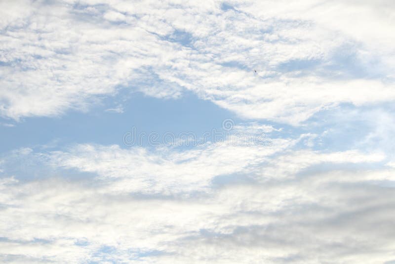 El Inmenso Azul Infinito Del Cielo. Imagen de archivo - Imagen de ...