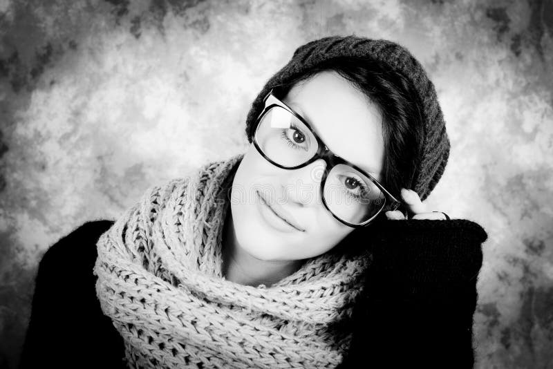 Mujer intelectual joven imagen de archivo. Imagen de periodista - 22076589