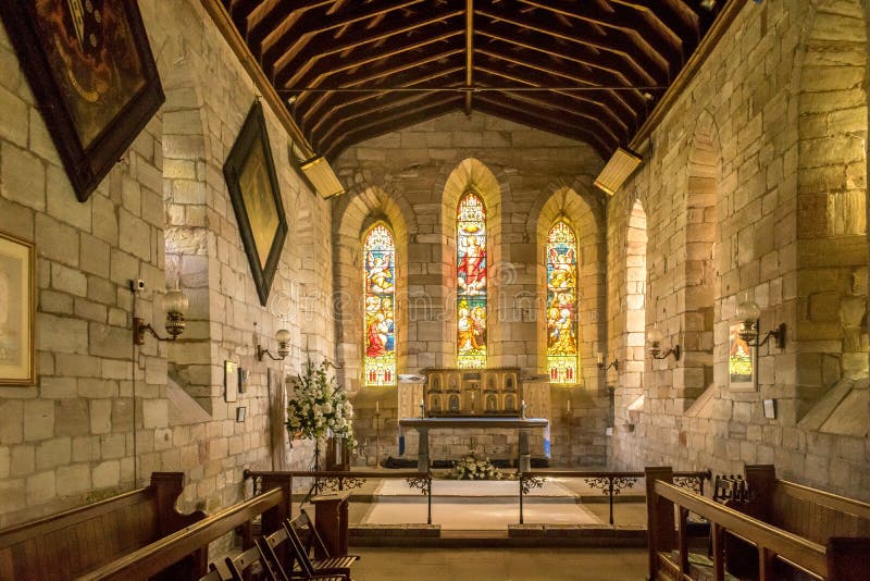 Iglesia Cristiana De Interior Con Las Luces Imagen de archivo - Imagen ...