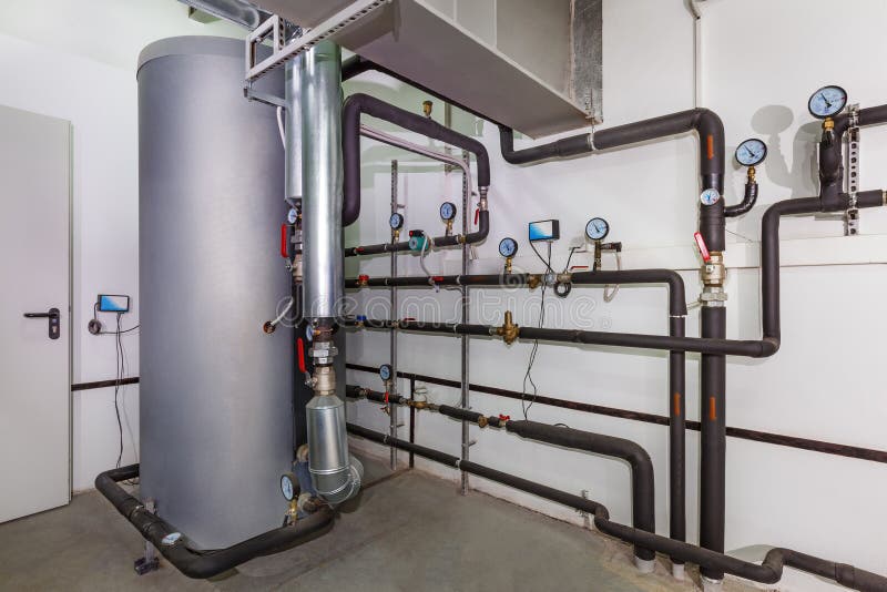 Interior De Una Caldera Industrial De Gas Con Calderas Y Tuberías Foto ...