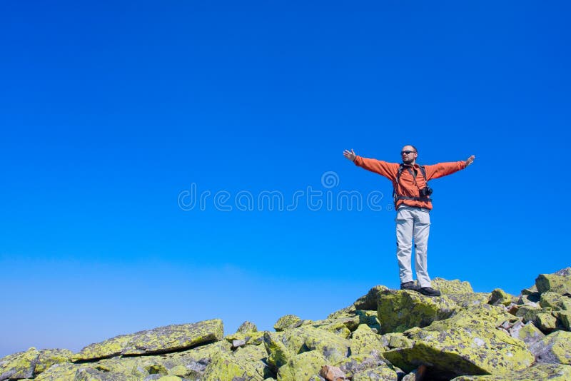 El ir de excursión foto de archivo. Imagen de trepador - 9361052