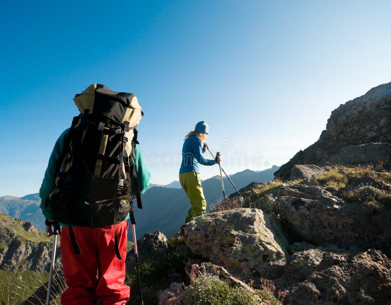 El Ir De Excursión De Los Pares Imagen de archivo - Imagen de turismo ...
