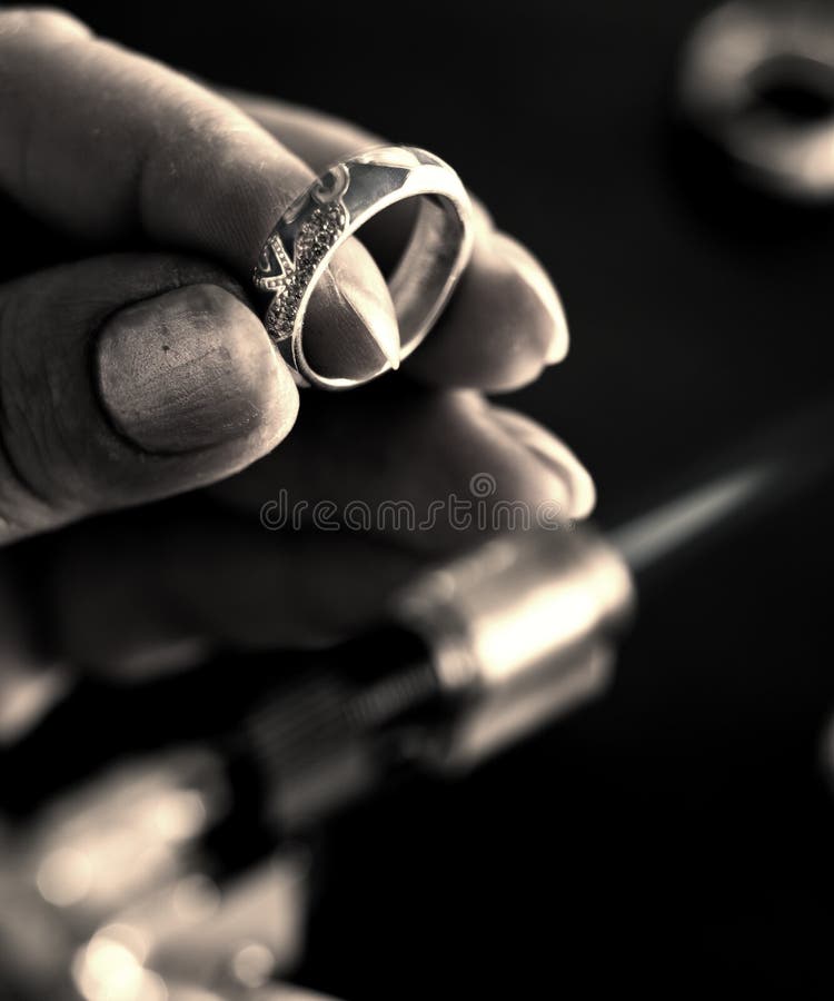 El joyero imagen de archivo. Imagen de anillo, proceso - 28272189