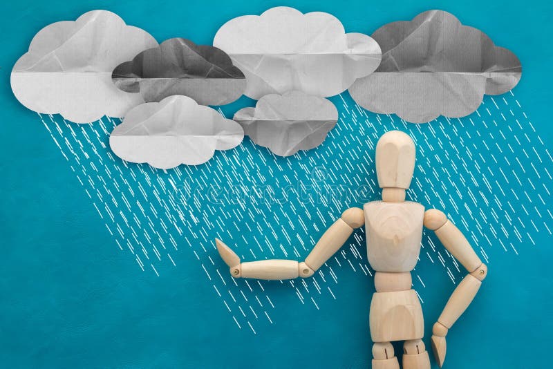 El Llover Con La Figura De Madera Hombre Foto de archivo - Imagen de ...