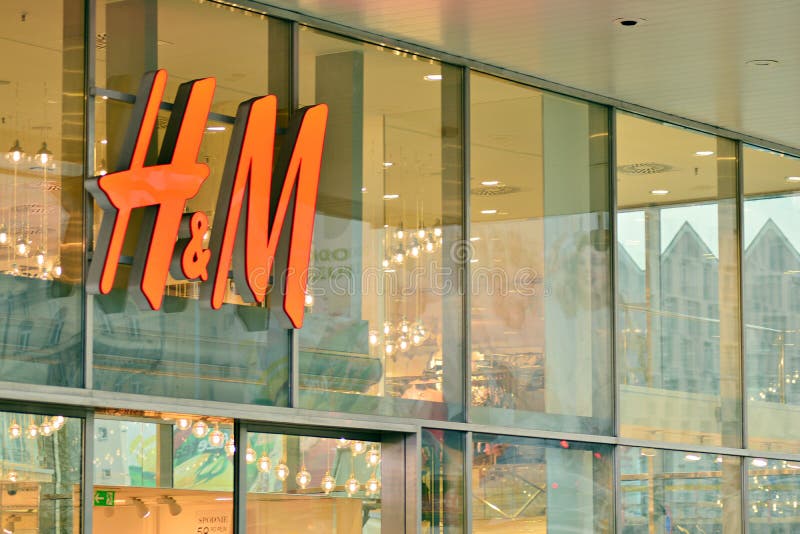 El Logotipo Del Mango De La Marca Mango Del Letrero De La Compañía ...