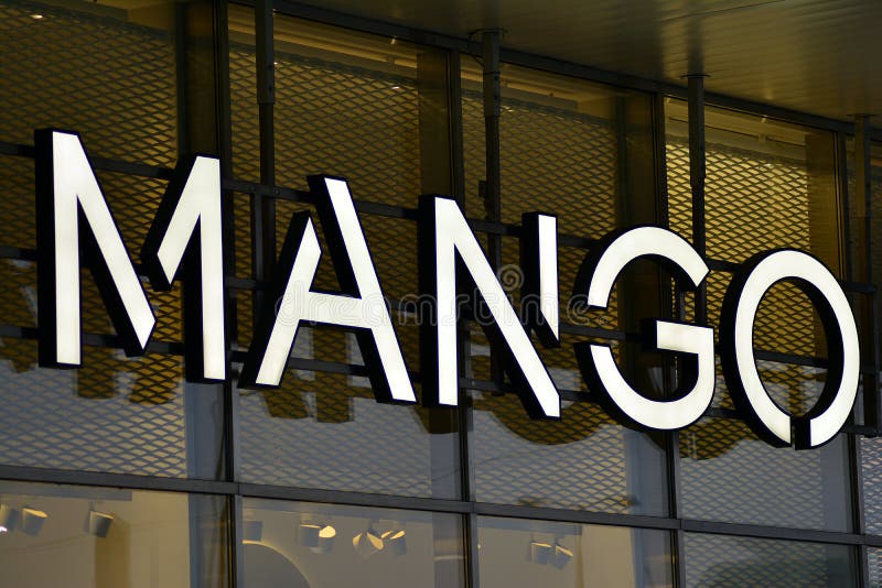 Logo Mango en tienda foto editorial. Imagen de insignia - 92412066