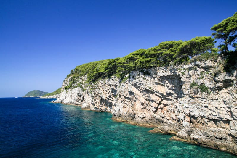 El mar adriático imagen de archivo. Imagen de costa, rocas - 33848805