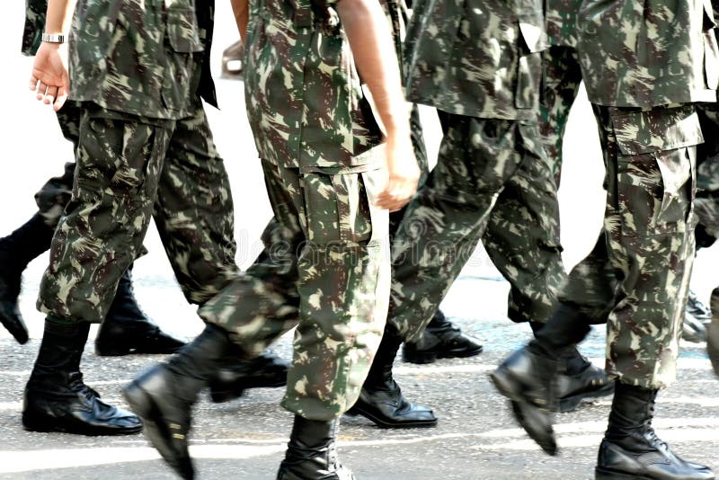 El Marchar Militar De Las Tropas Foto de archivo - Imagen de uniformado ...