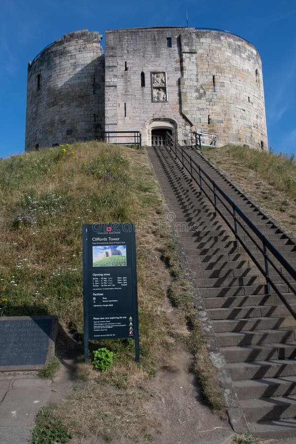 Torre Del ` S De Clifford, York Imagen de archivo editorial - Imagen de ...