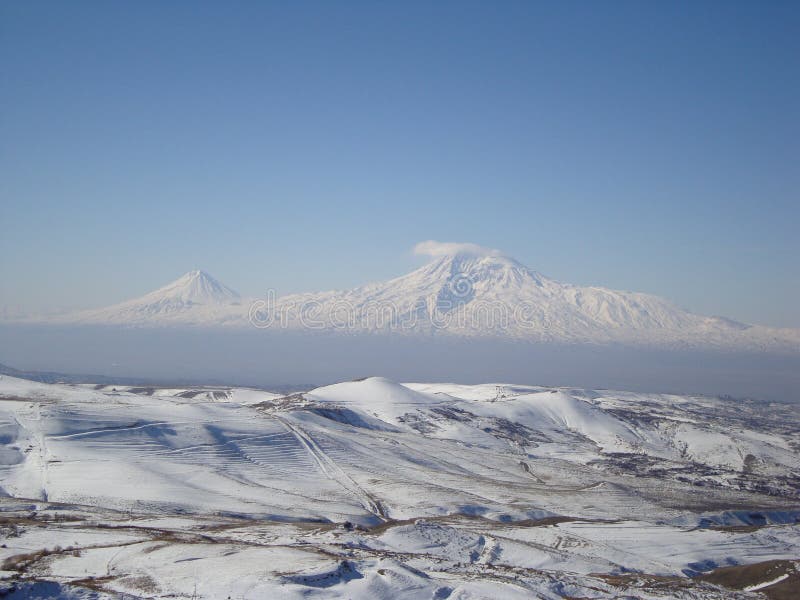 El Monte Ararat En El Invierno Foto de archivo - Imagen de ararat ...
