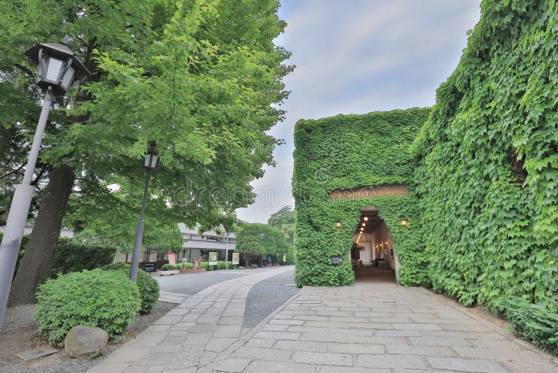 El Monumento Y El Kurashiki Ivy Square De Kurabo Imagen de archivo - Imagen de brillante ...