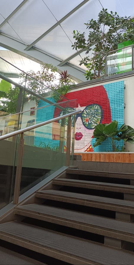 El Mural En Un Centro Comercial De Bangkok Foto de archivo editorial ...