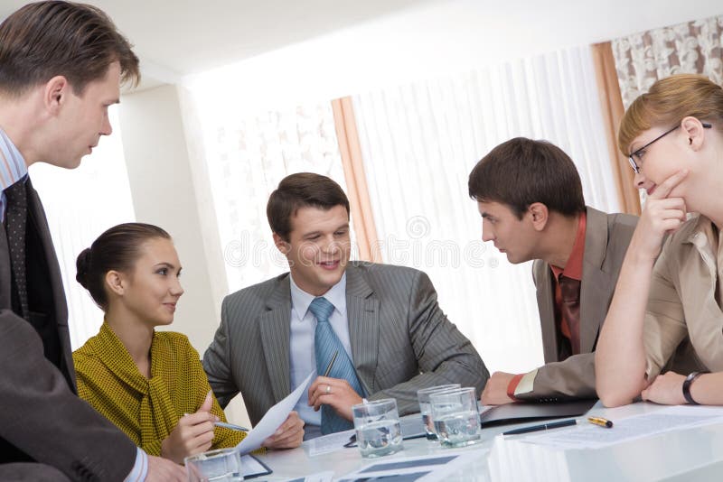 El obrar recíprocamente imagen de archivo. Imagen de lugar - 7055219