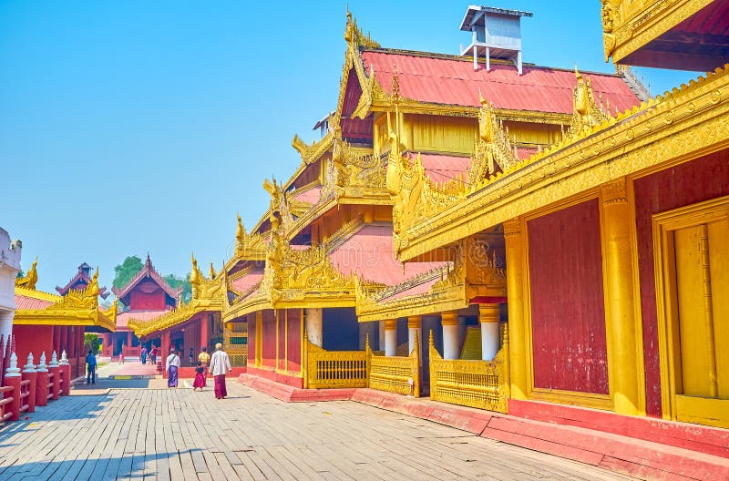 Arquitectura Birmana De Nget Pyaw Taw Paya, Pindaya, Myanmar Foto de ...