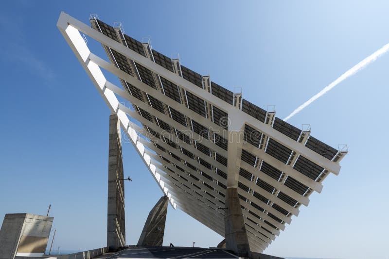 El panel solar imagen de archivo. Imagen de columna, fuente - 39706339