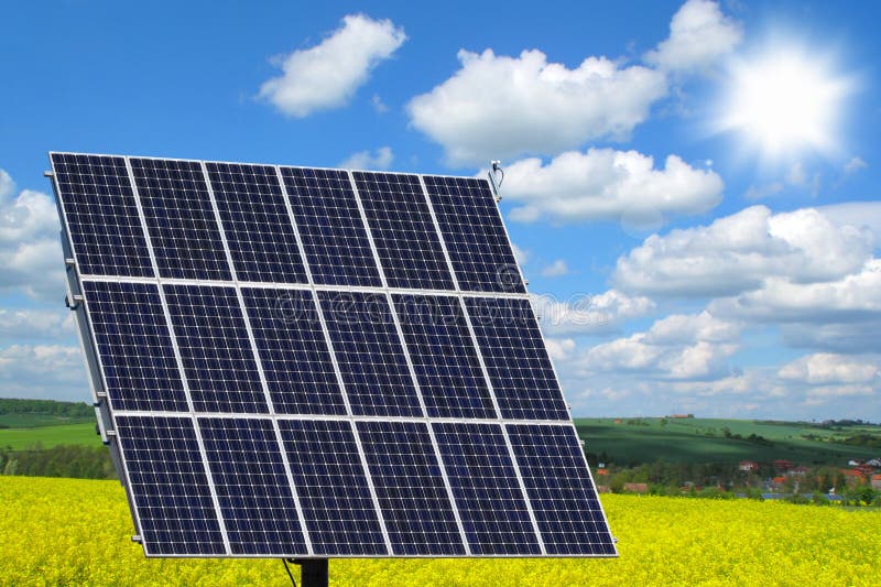 El Panel Solar En Campo De La Rabina Imagen de archivo - Imagen de ...