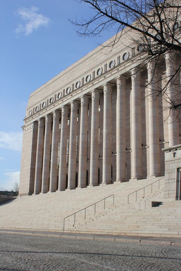 El Edificio Del Parlamento, Helsinki, Finlandia Foto de archivo ...