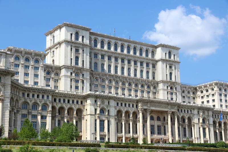 El Parlamento De La Fachada Del Edificio De Rumania, Bucarest Imagen de ...