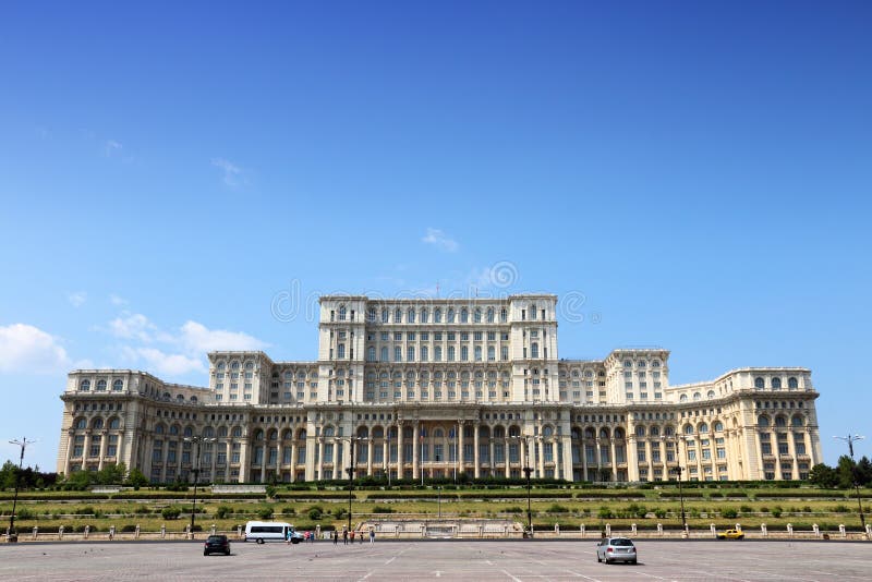 El Parlamento De La Fachada Del Edificio De Rumania, Bucarest Imagen de ...