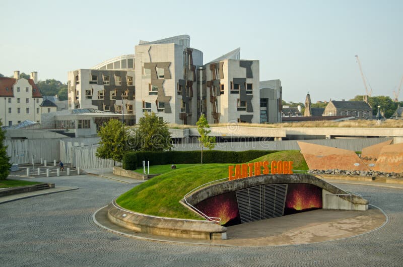 El Parlamento Escocés, Edimburgo Imagen editorial - Imagen de tarde ...