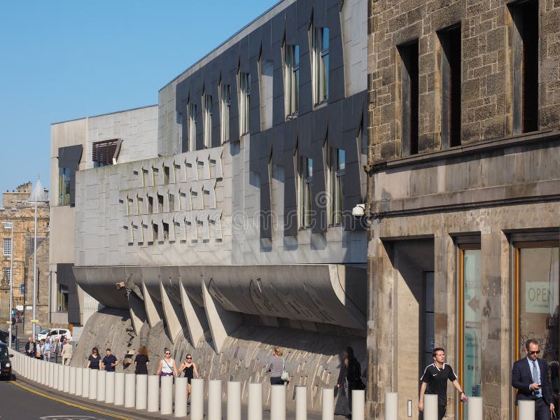 El Parlamento De Edimburgo Fotos De Stock - Descarga 213 Fotos Libres ...