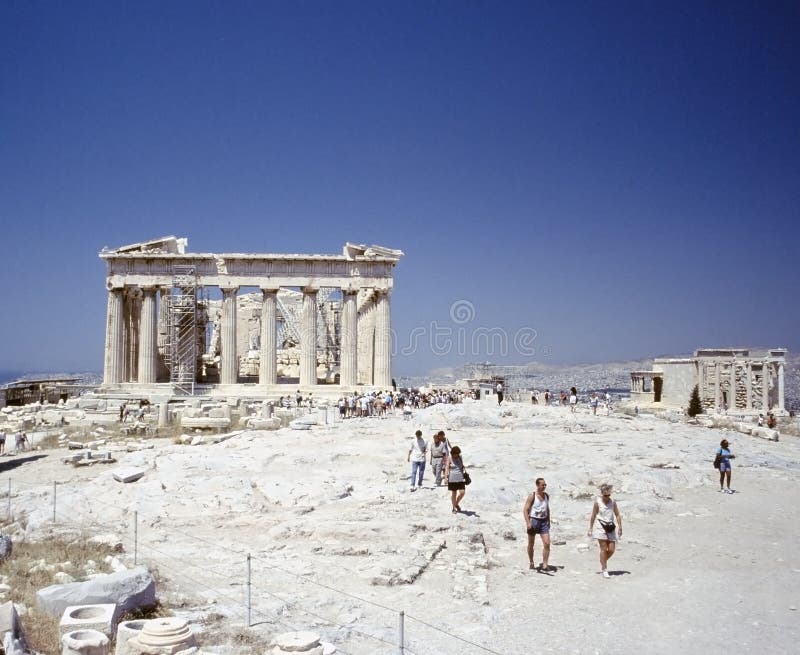 El Parthenon foto editorial. Imagen de atenas, arte, turismo - 25721286
