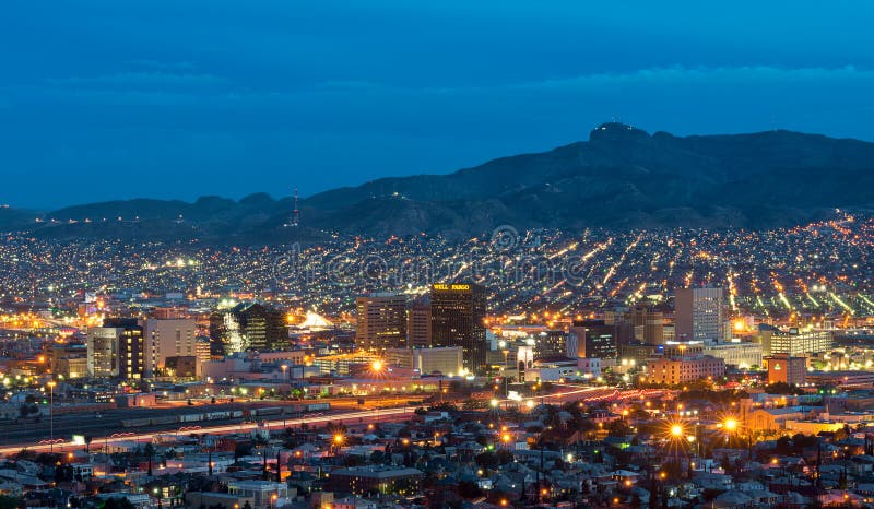 El Paso skyline at night editorial stock image. Image of states - 101713389