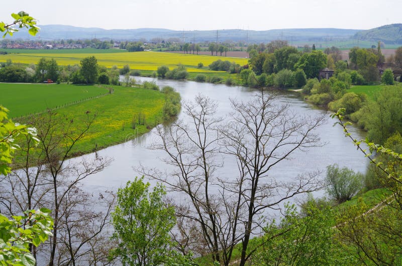 El Río Weser Con El Este De Frisian Cerca De Bremerhaven Alemania Foto ...