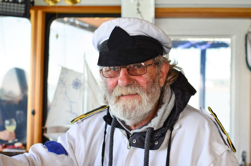 El Retrato Del Captano Viejo Foto de archivo - Imagen de uniforme ...