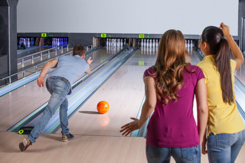 El rodar. foto de archivo. Imagen de boliche, hombres - 36947002