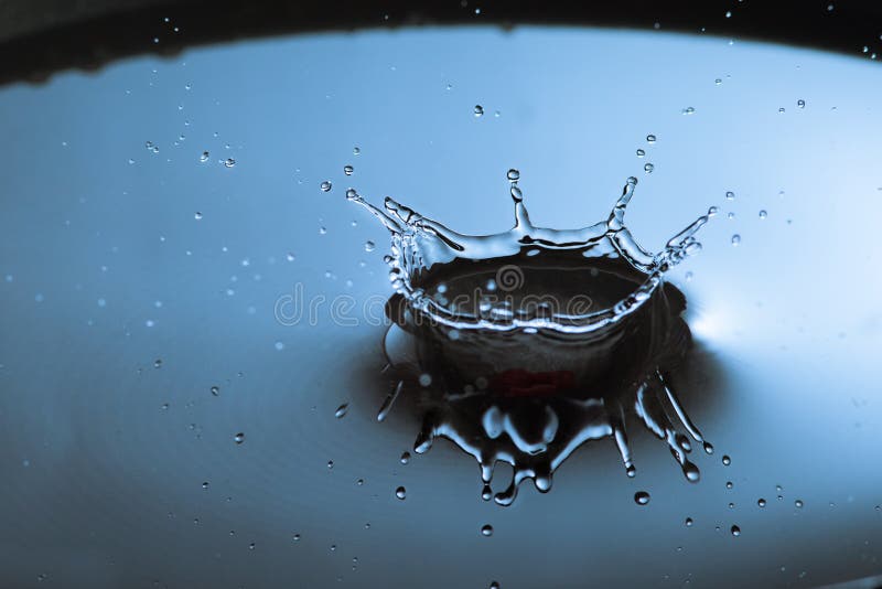El salpicar del agua imagen de archivo. Imagen de limpieza - 112607969