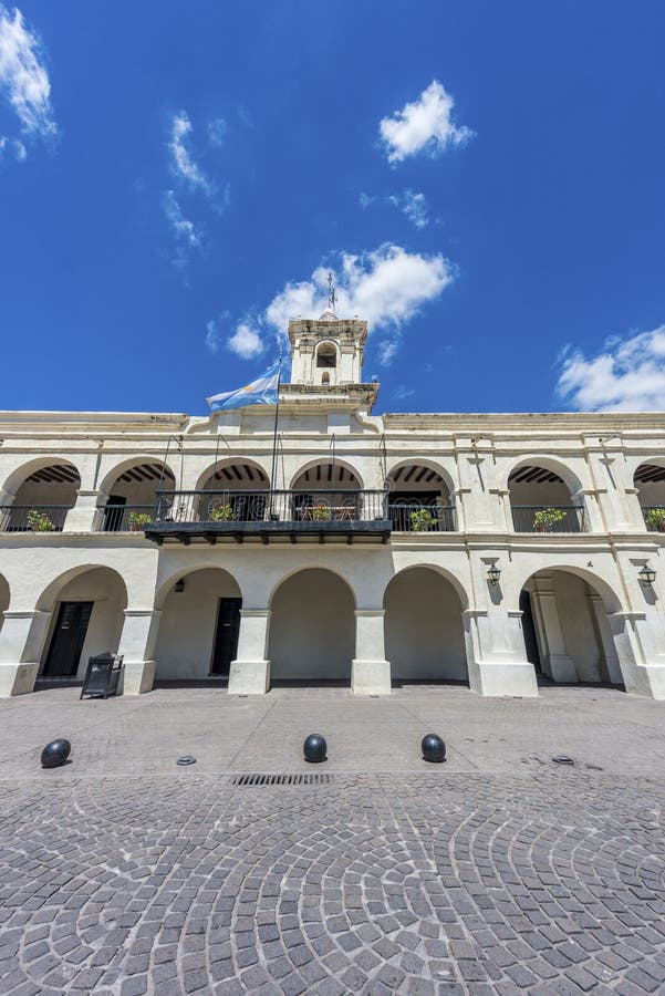 El Salta Cabildo En Salta, La Argentina Foto de archivo - Imagen de ...