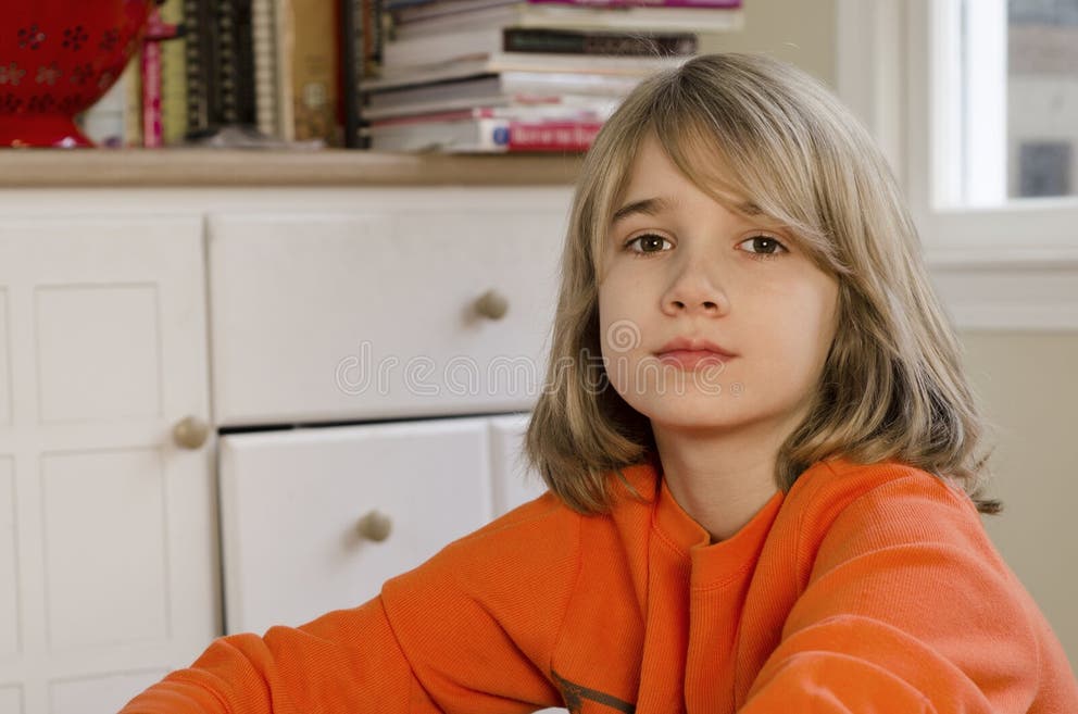 El sentarse imagen de archivo. Imagen de estilo, adorable - 36698799