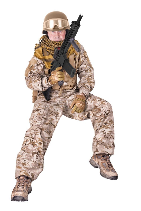 El Soldado En Uniforme, Alista Para Luchar Foto de archivo - Imagen de ...