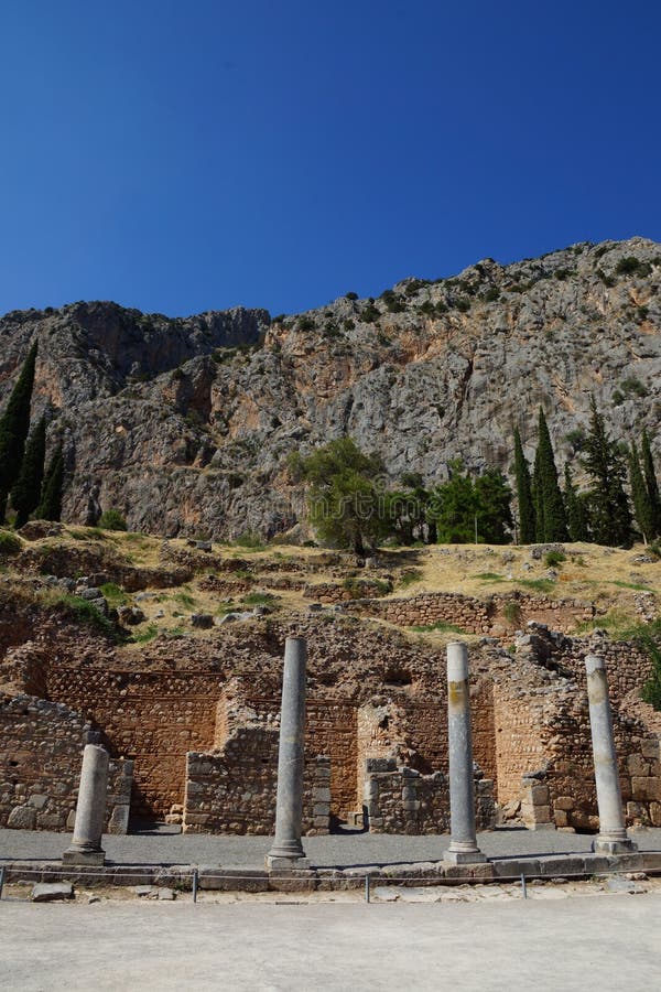 El Stoa De Los Atenienses, Delphi, Grecia Foto de archivo - Imagen de ...